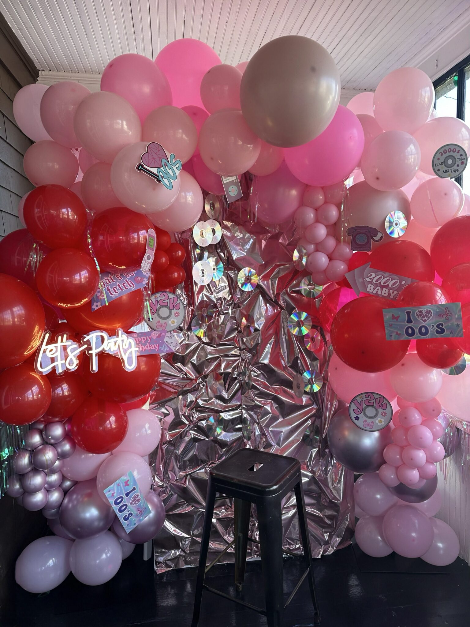 Embrace the Nostalgia: How to Host an Unforgettable Y2K Themed Party